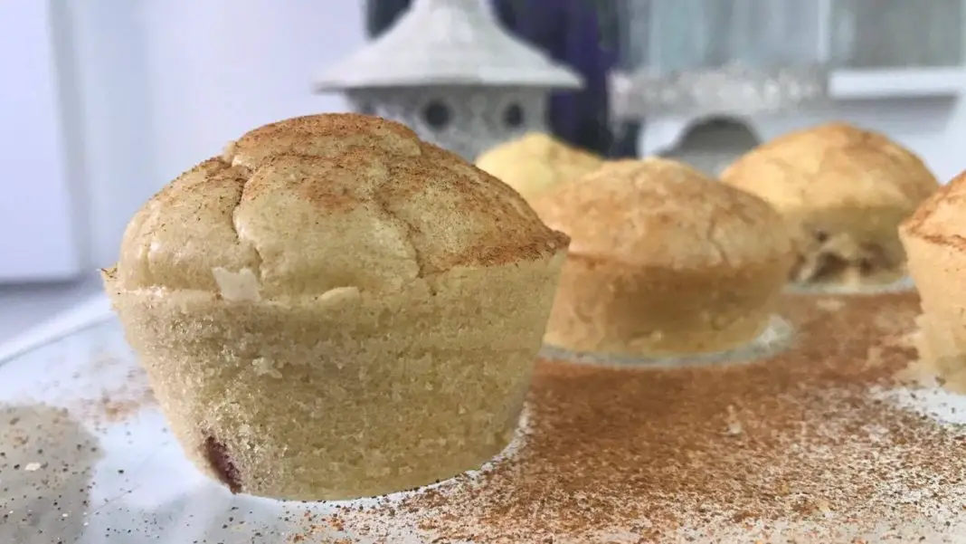 Como fazer bolinho de chuva assado ou frito [RECEITA COMPLETA]